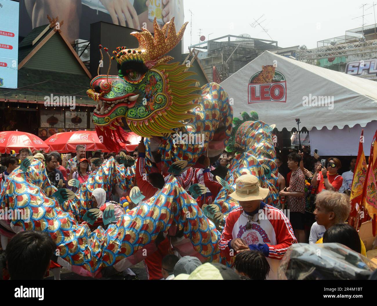 A colorful cultural show of Dragons, Jow Ga Lion and colorful ...