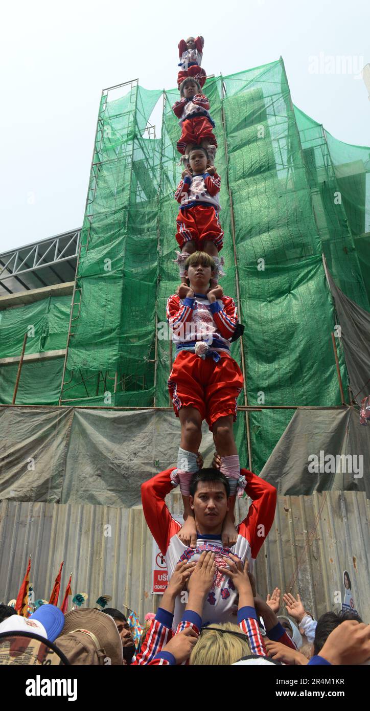 A human ladder by Thai acrobats during the Songkran festival in Khaosan ...