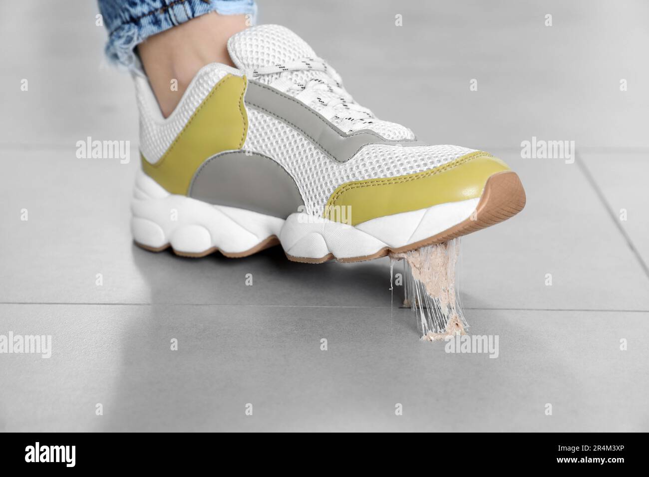 Chewing gum floor hi-res stock photography and images - Alamy