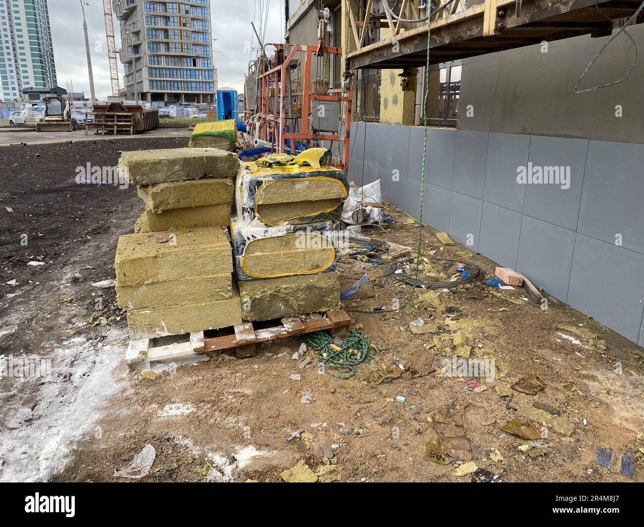 External finishing with mineral wool insulation in the cradle of the ...