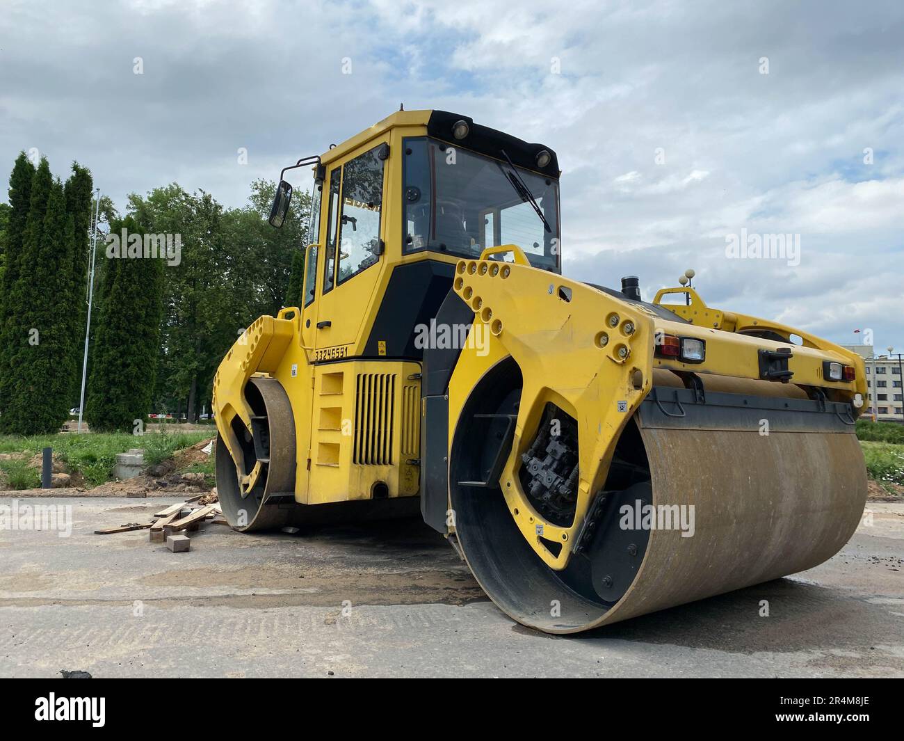 Asphalt road roller with heavy vibration roller compactor press new hot ...