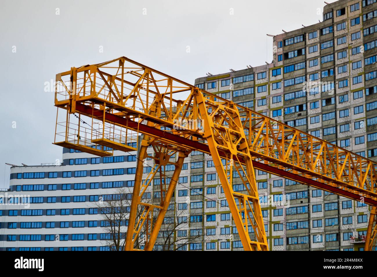 High heavy yellow metal iron load-bearing construction stationary ...