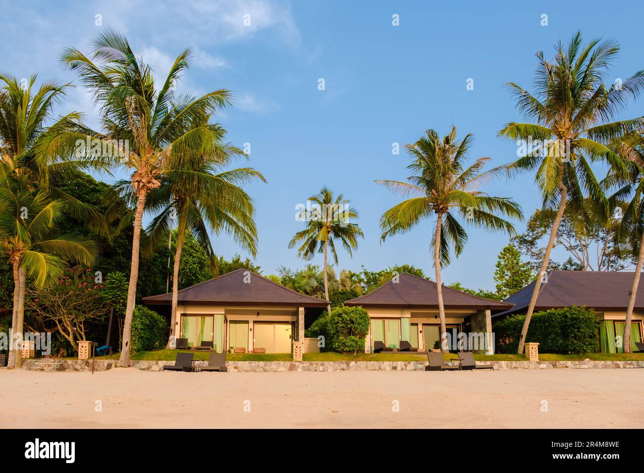 Modern house with a swimming pool, modern pool villa at the beach ...