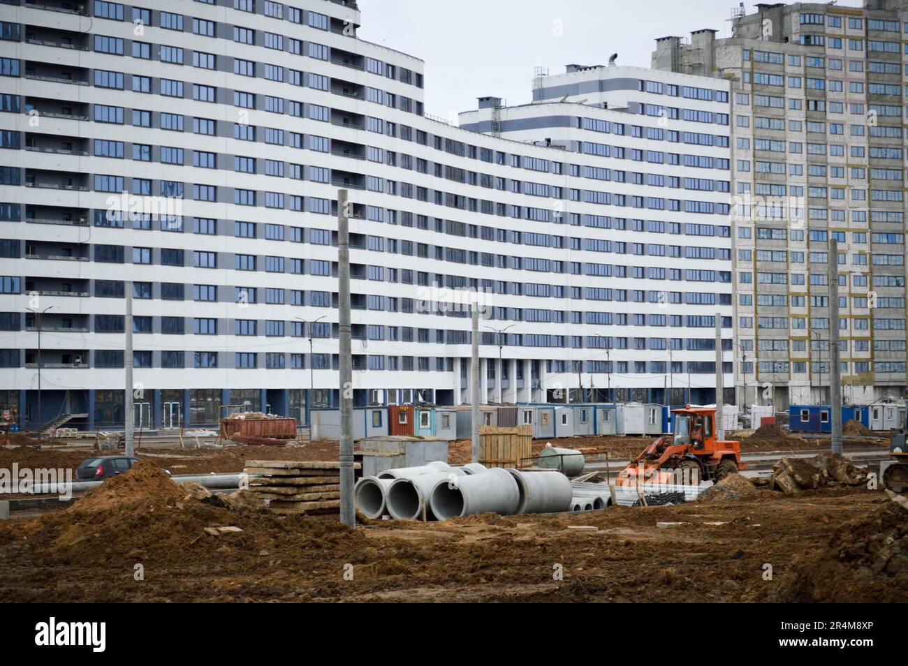 Construction of a large multi-storey comfortable concrete cement modern ...