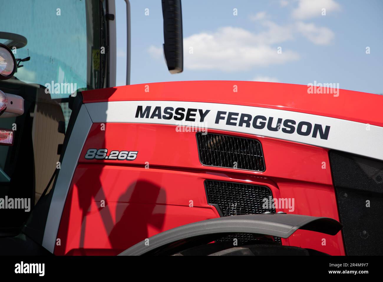 Massey ferguson logo hi-res stock photography and images - Alamy