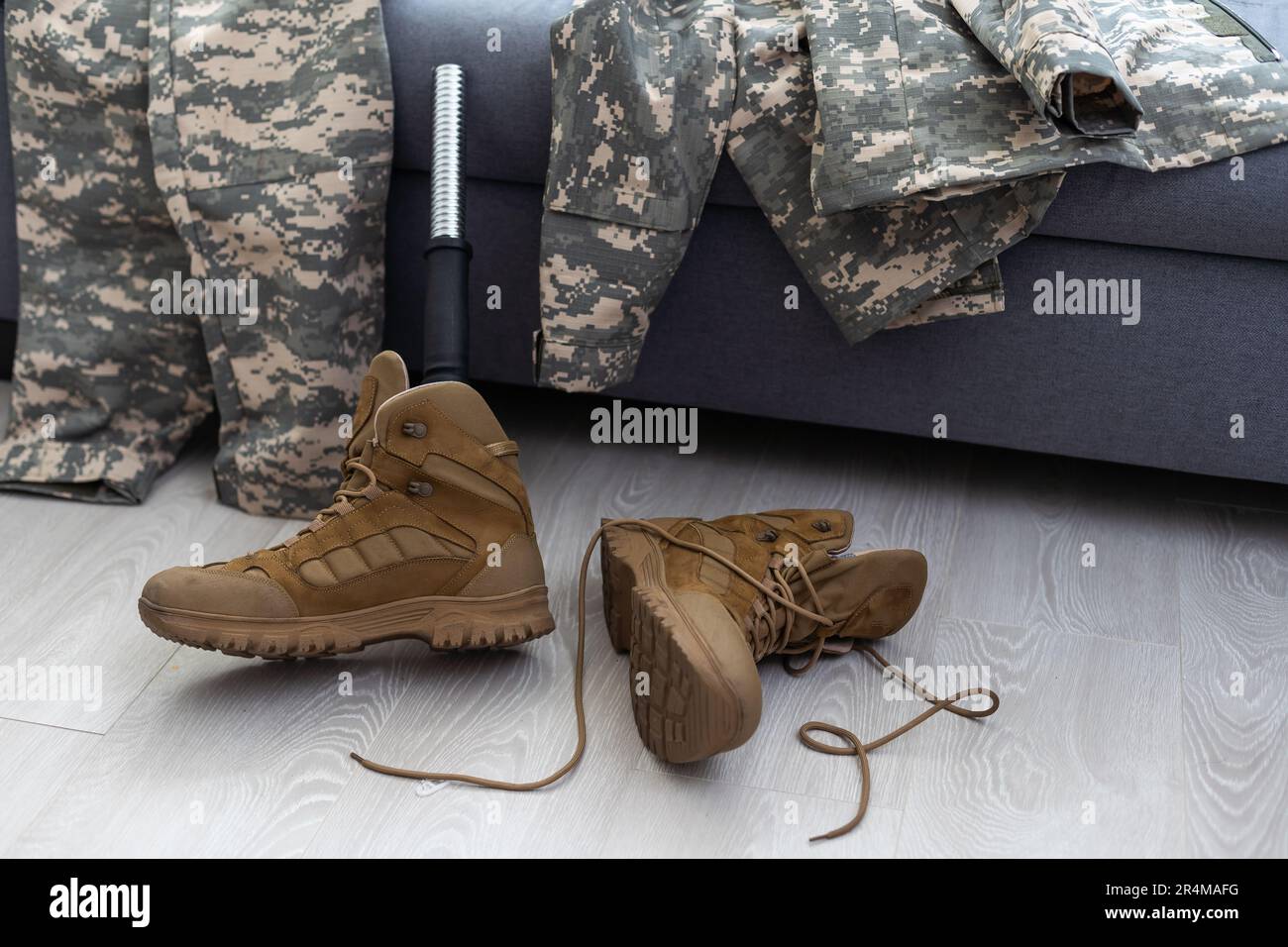 Wounded Ukrainian soldiers in a rehabilitation center . Russia invaded ...