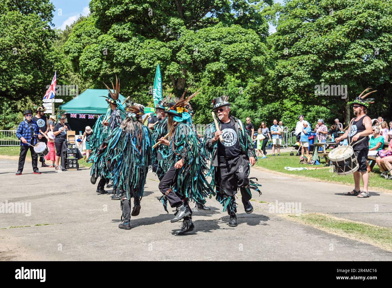 Top hats and boots, the Lodestone Border Morris and band at the Green ...