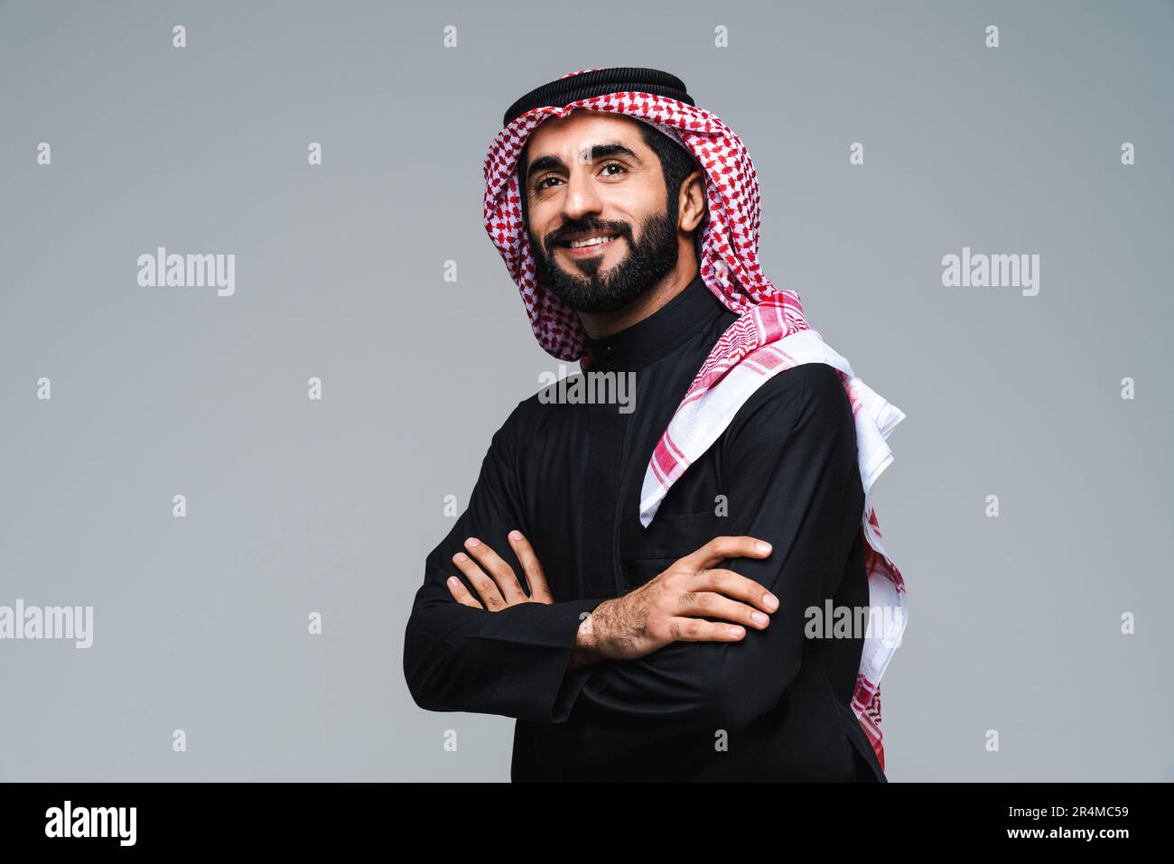Handsome arab middle-eastern saudi arabian man with traditional saudi ...