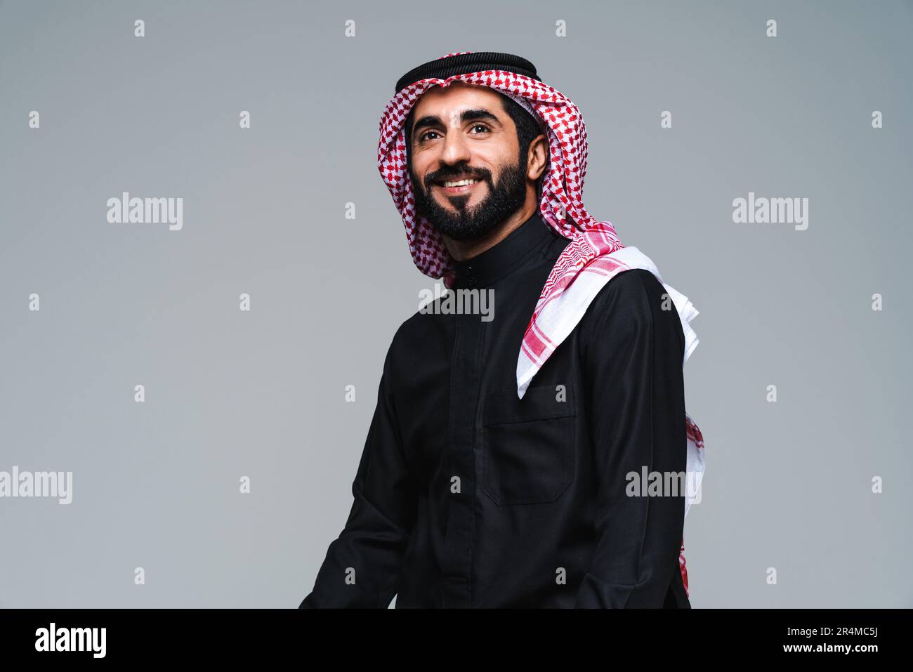 Handsome arab middle-eastern saudi arabian man with traditional saudi ...