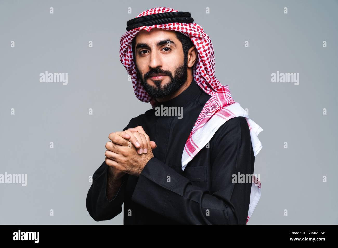 Handsome arab middle-eastern saudi arabian man with traditional saudi ...