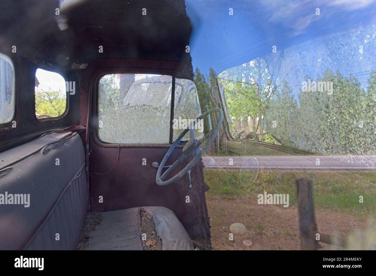 Inside interior of old rusty grunge abandoned vintage car Stock Photo ...