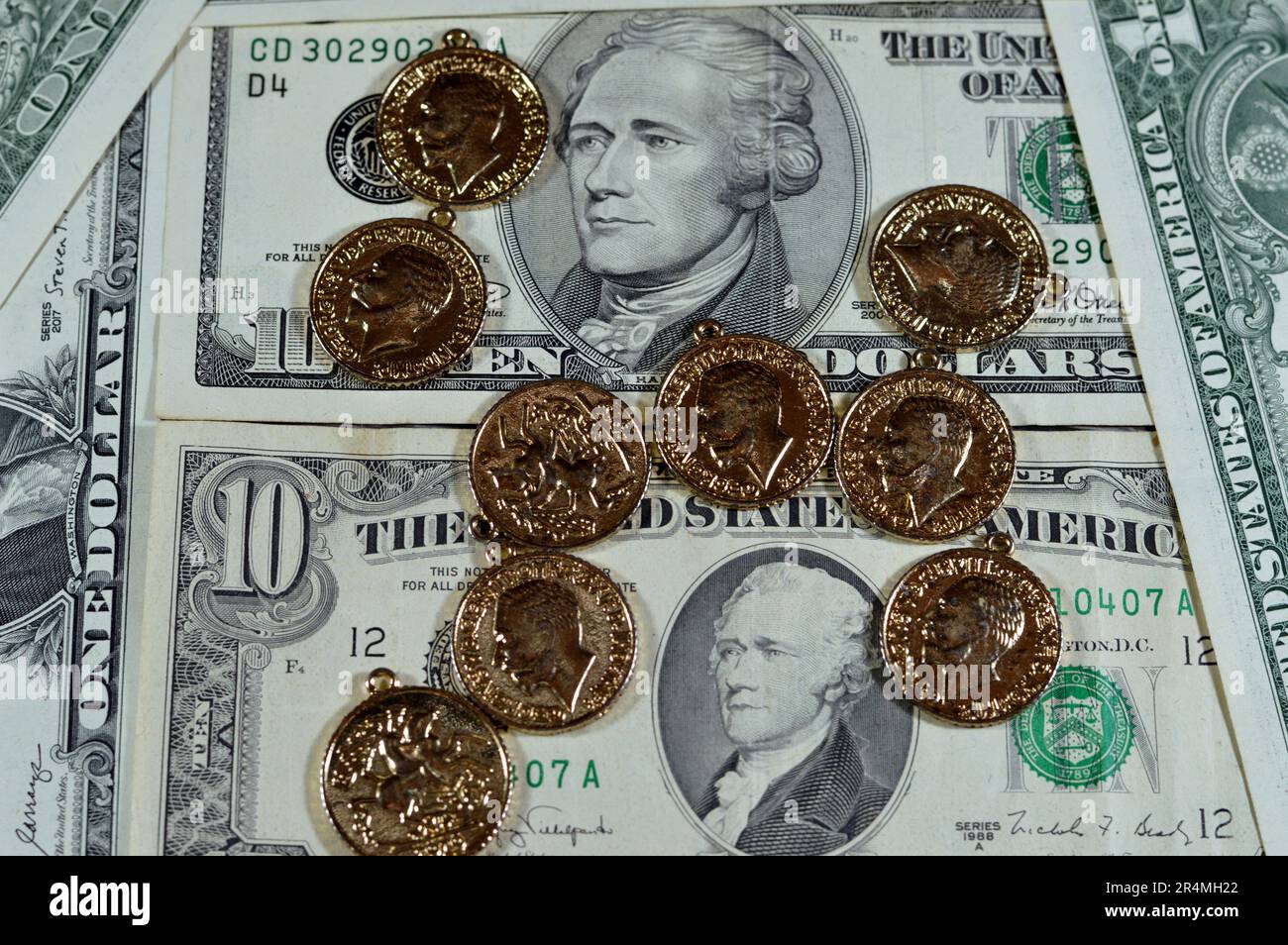 Antique gold coins in pile hi-res stock photography and images - Alamy