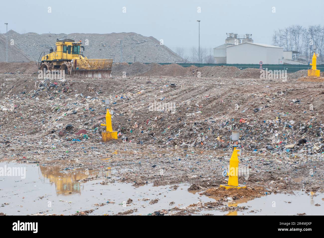 Dump municipal waste. Production storage and distribution of biogas in ...