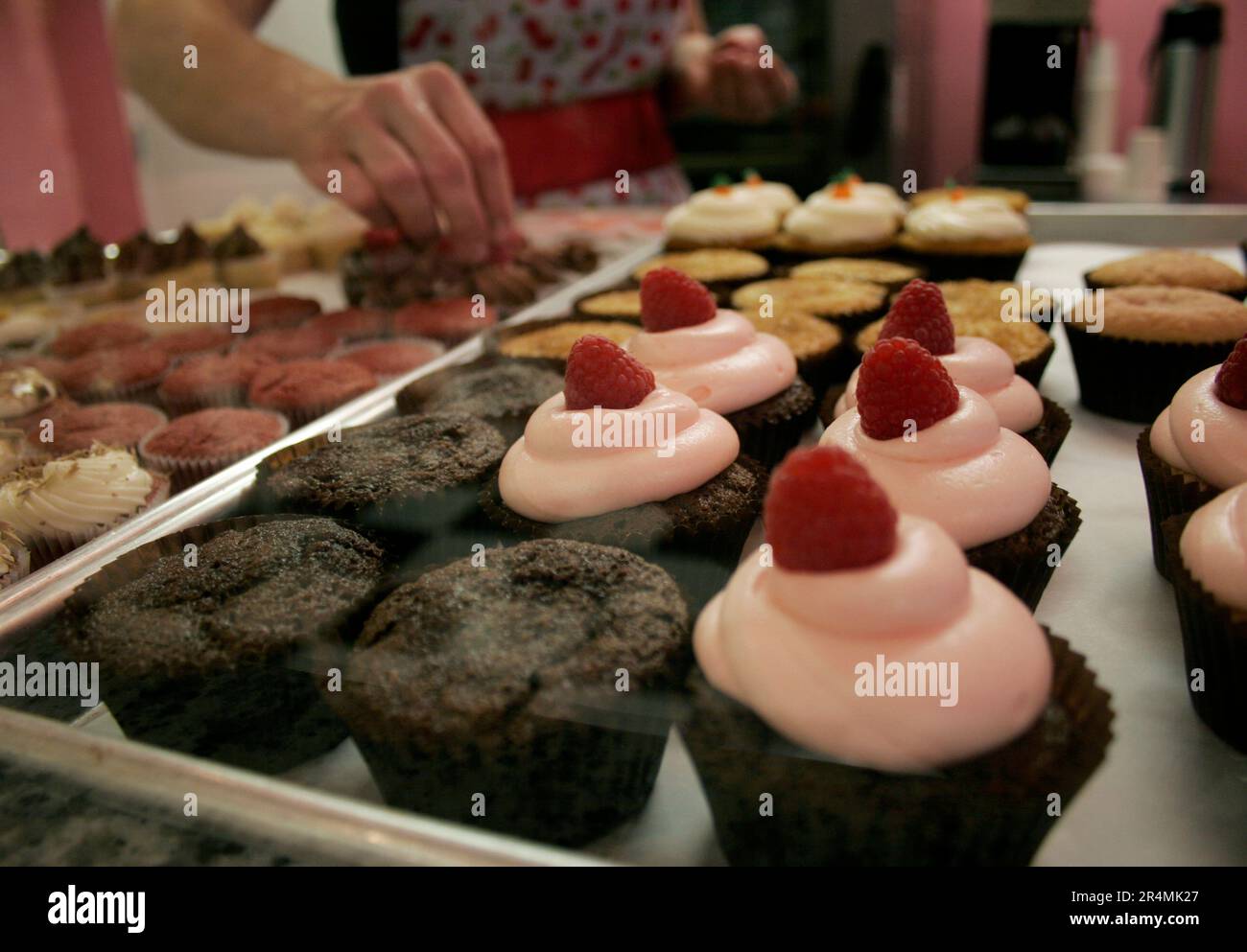 Cupcake decoration hi-res stock photography and images - Alamy