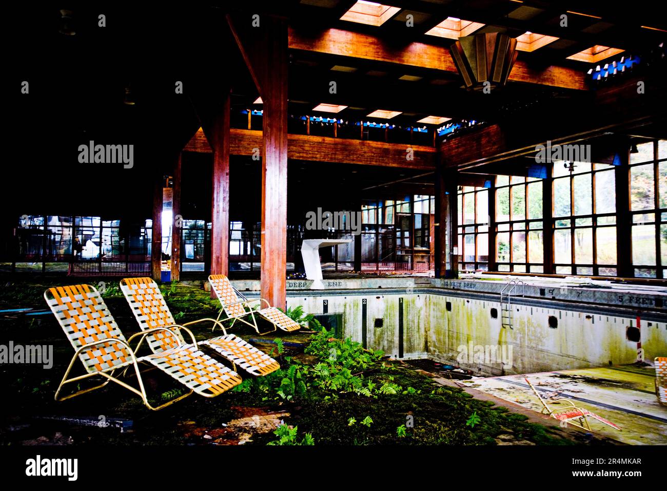 Abandoned resort hi-res stock photography and images - Alamy