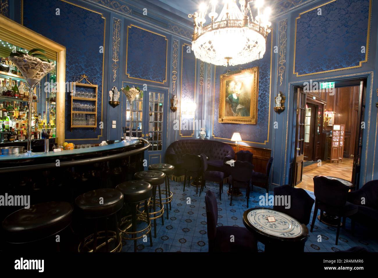 The elegant Blaue Bar at Hotel Sacher, Vienna, Austria Stock Photo - Alamy