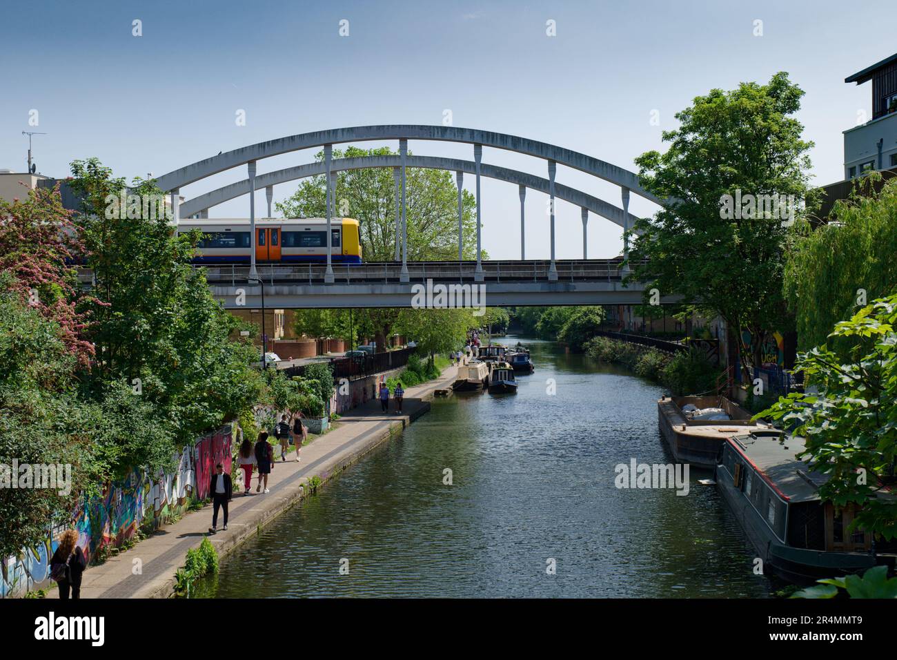 Hackney North London Buildings Stock Photo - Alamy