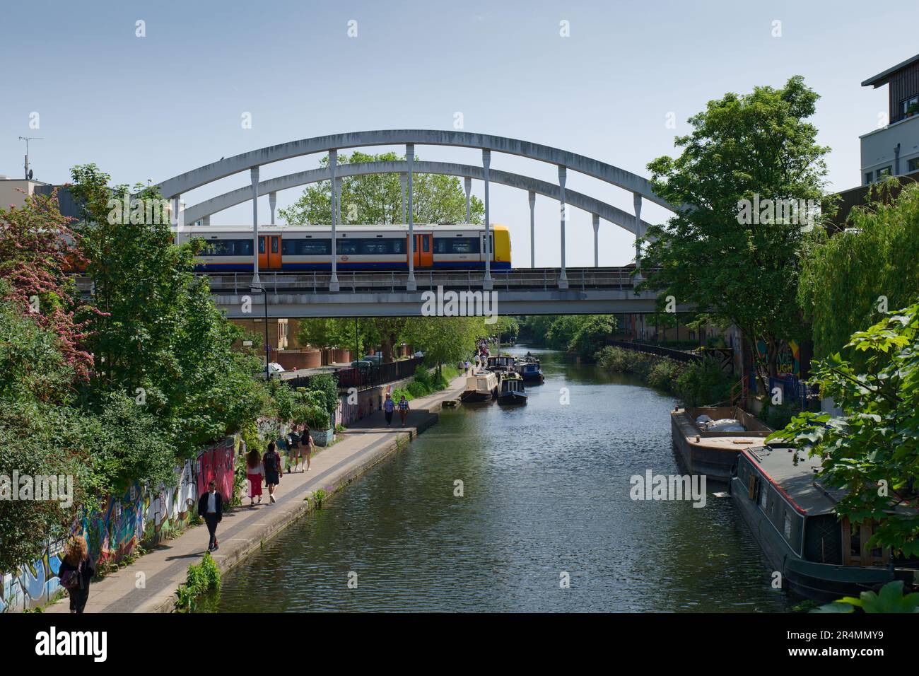 Hackney North London Buildings Stock Photo - Alamy