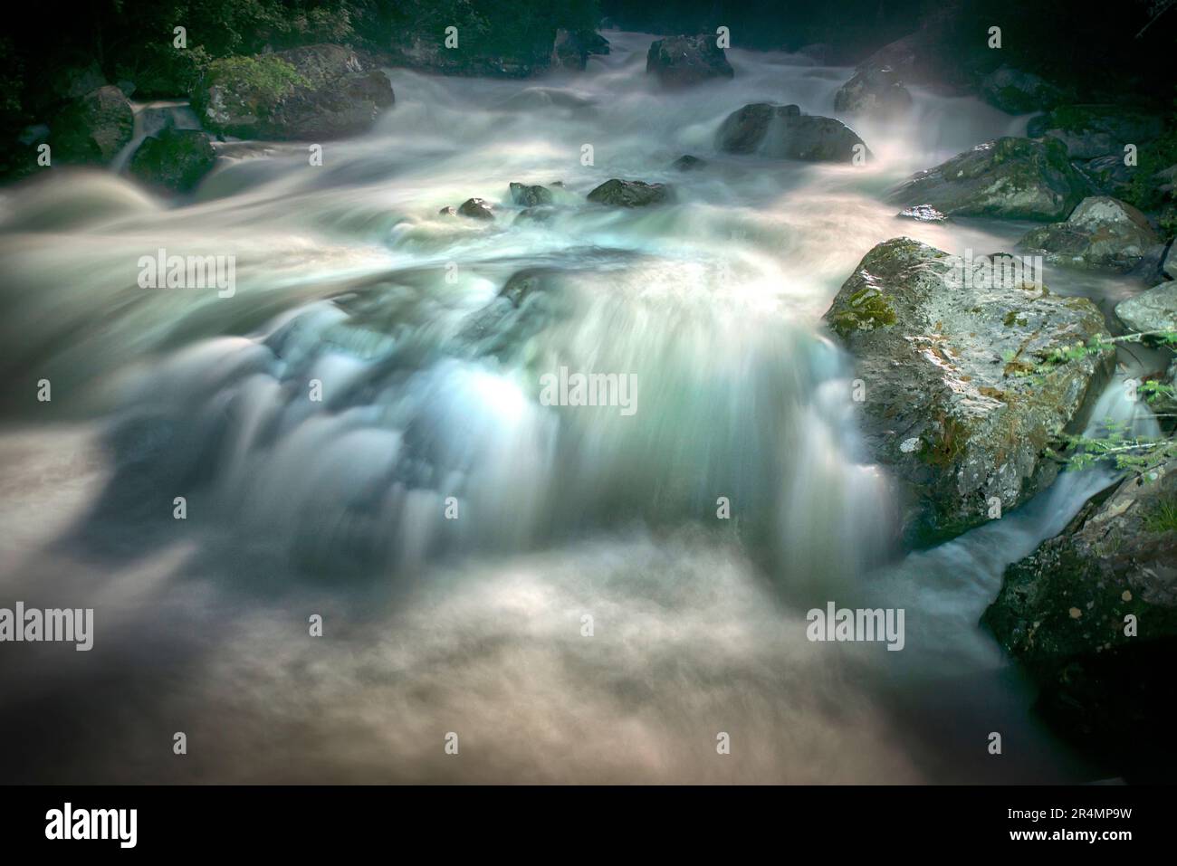 Long exposure full moon hi-res stock photography and images - Alamy