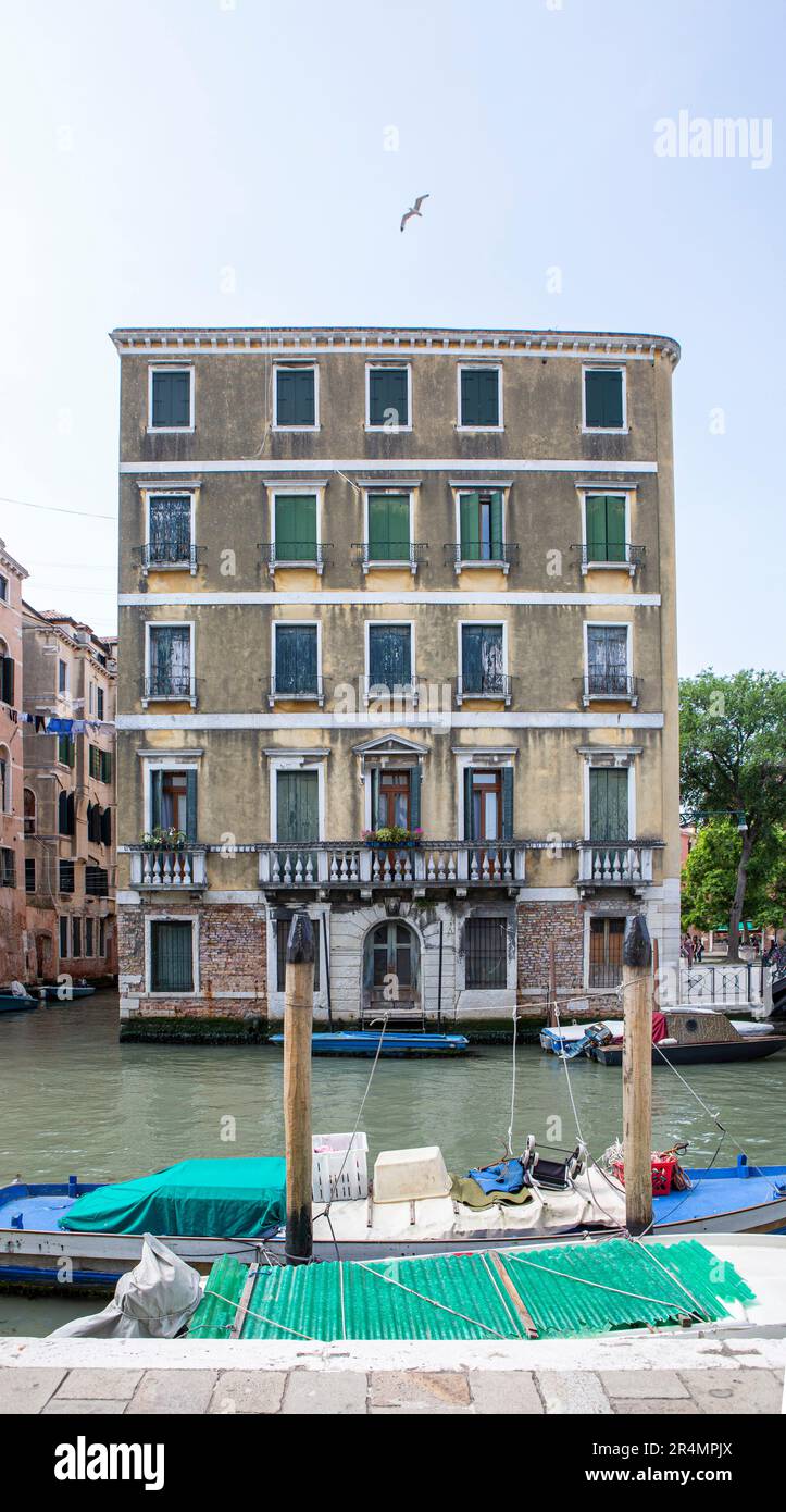 Waterside facade of palace in Venice Stock Photo - Alamy