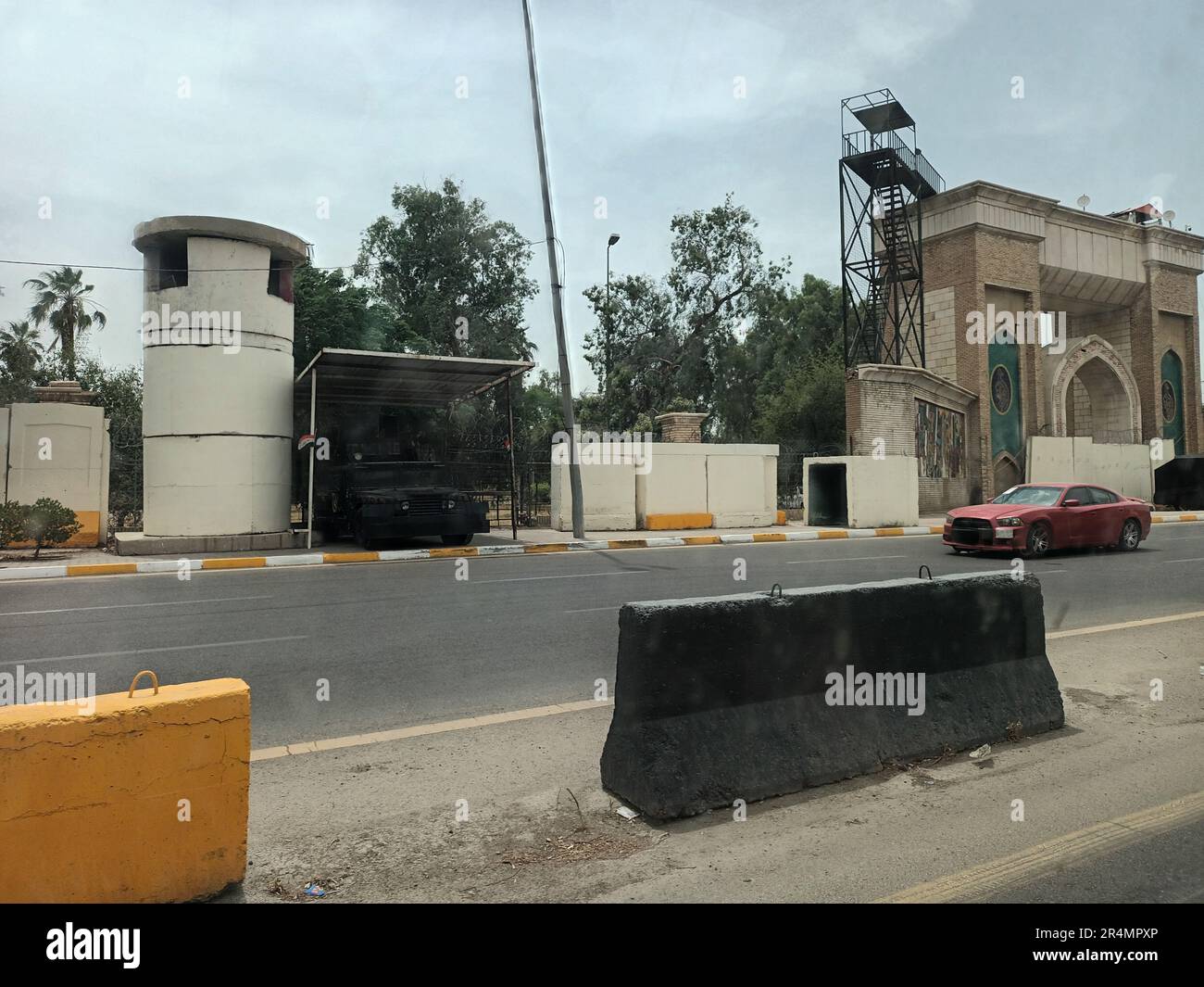 Bagdad, Iraq. 25th May, 2023. Roadblocks at government buildings ...
