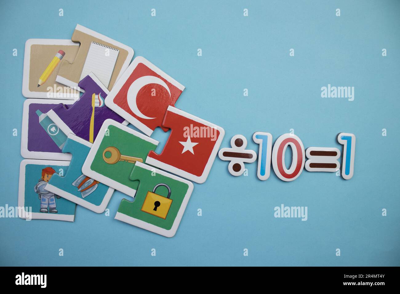 Placed on the edge of a blue background, photographed from above ...