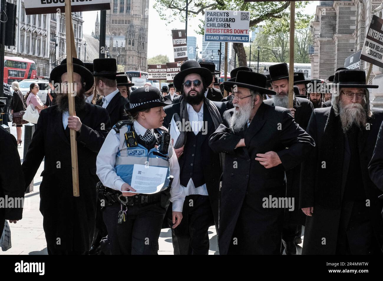 © Jeff Moore 16/05/2021 Orthodox Jews, Parents Protest Against ...