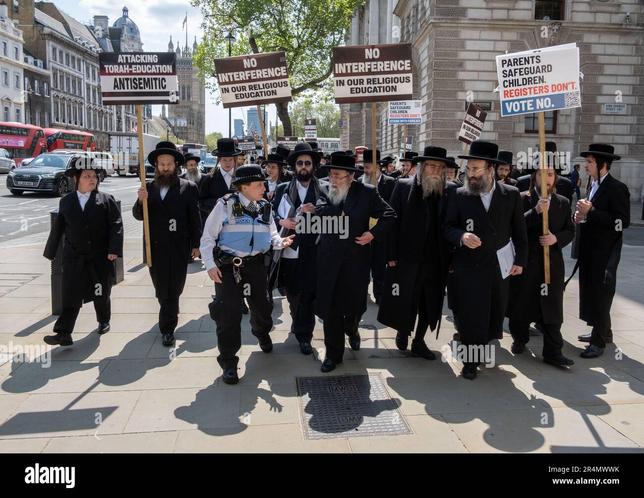 © Jeff Moore 16/05/2021 Orthodox Jews, Parents Protest Against ...