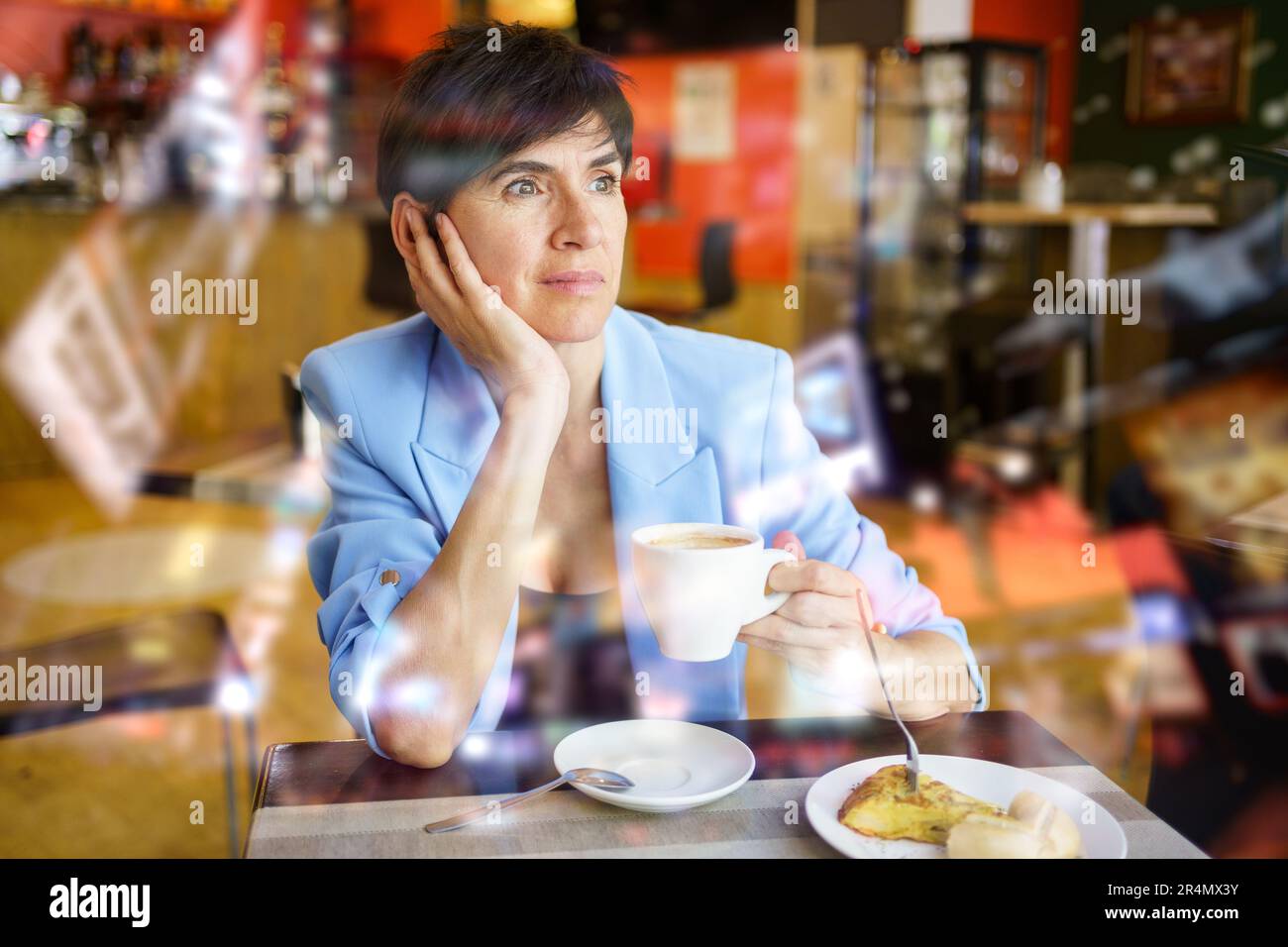 Cafe coffee cake jacket hi-res stock photography and images - Alamy