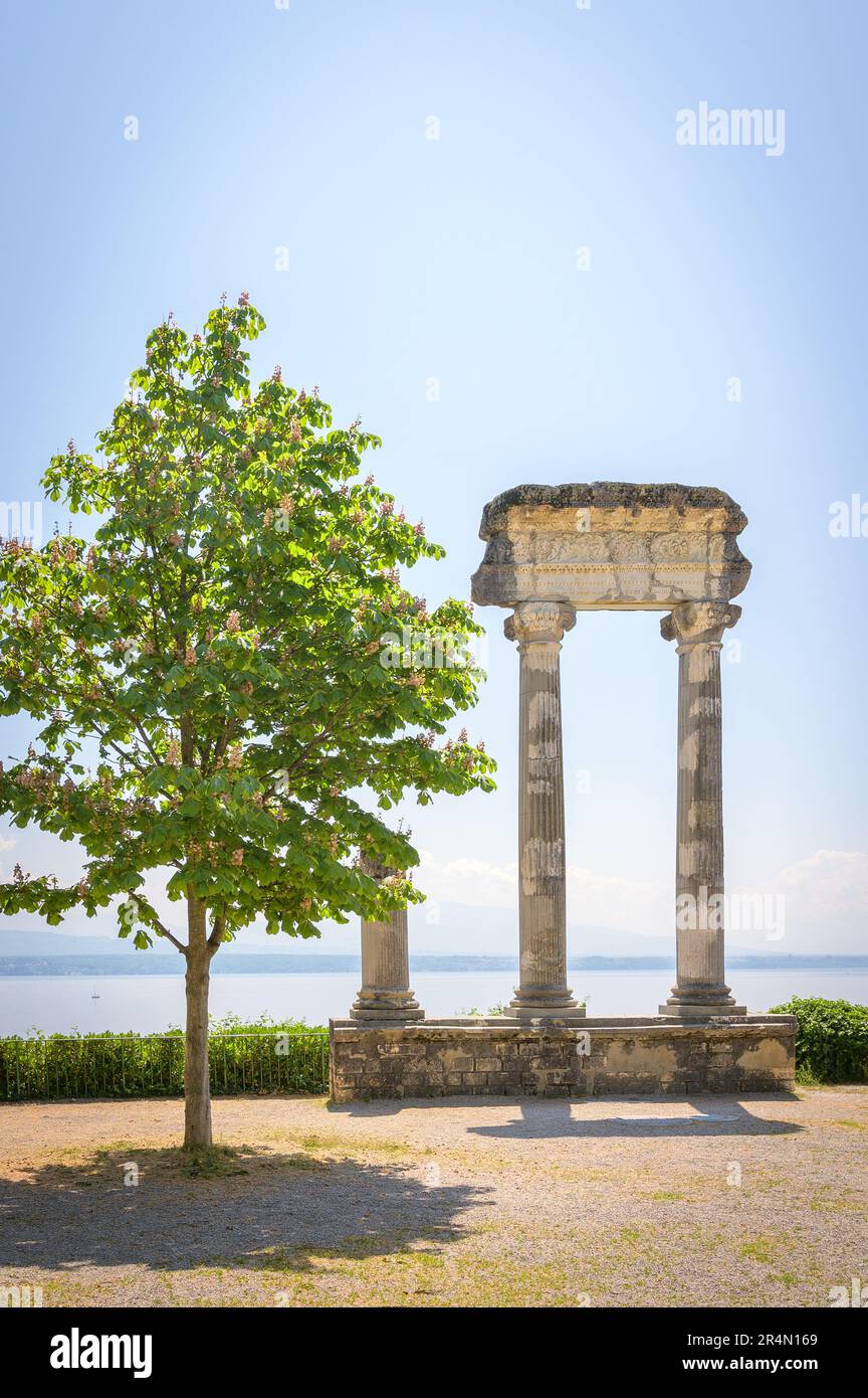 Remains of roman columns at Nyon, Switzerland Stock Photo - Alamy