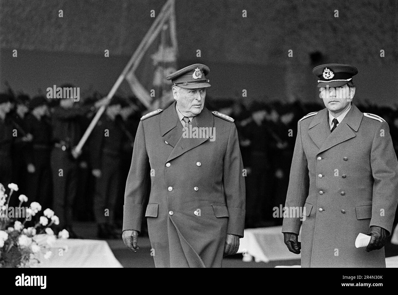 King Olav V of Norway attends the funeral of sixteen soldiers killed by ...
