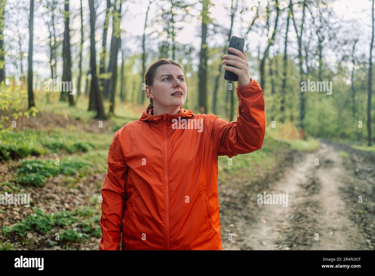 No signal cellphone network. No communication coverage, lost contact ...