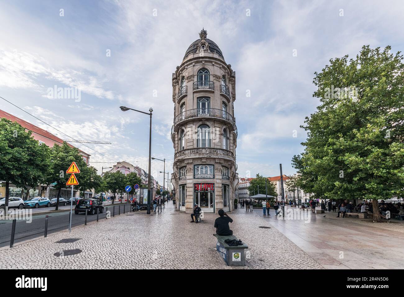 Lisboa art nouveau hi-res stock photography and images - Alamy