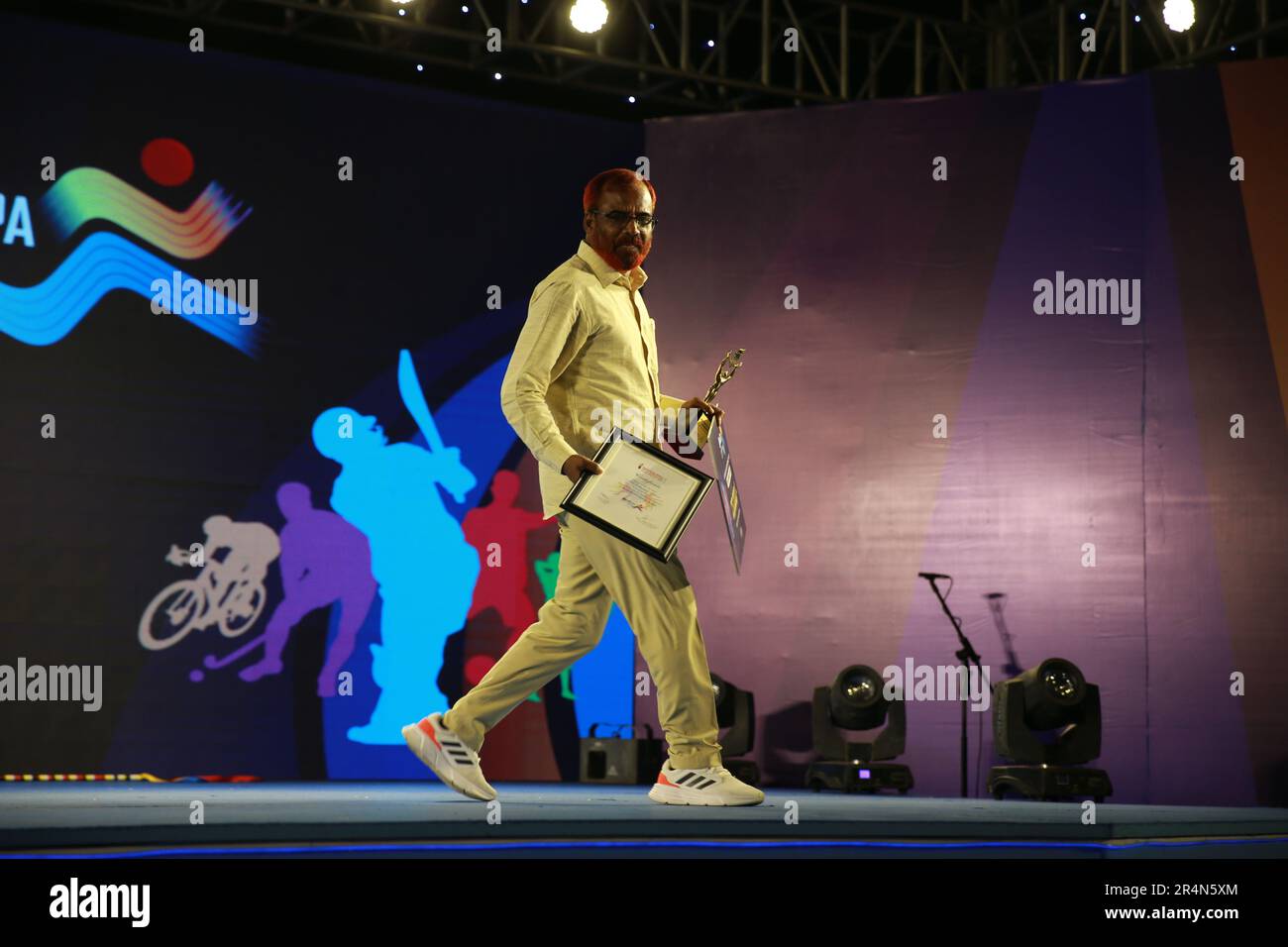 Amirul Islam (R) won the best (Grassroot level Organizer) Grassroots ...