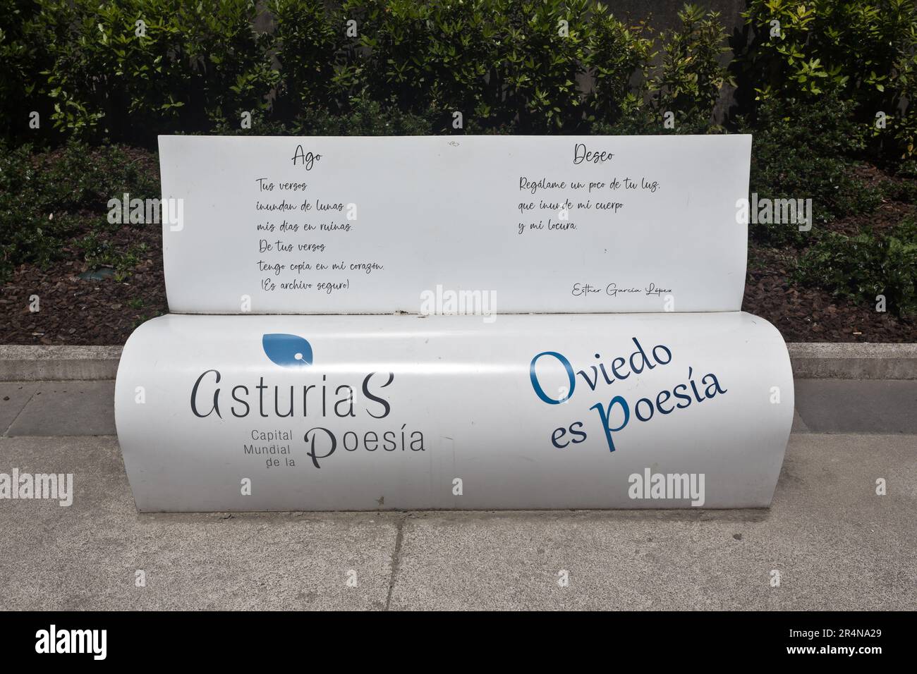 Banco poema hi-res stock photography and images - Alamy