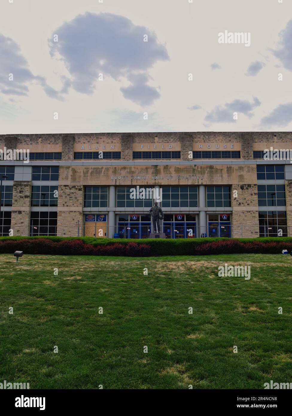 Allen fieldhouse lawrence hi-res stock photography and images - Alamy