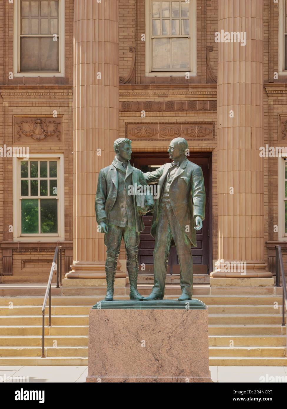 Kansas art museum university hi-res stock photography and images - Alamy