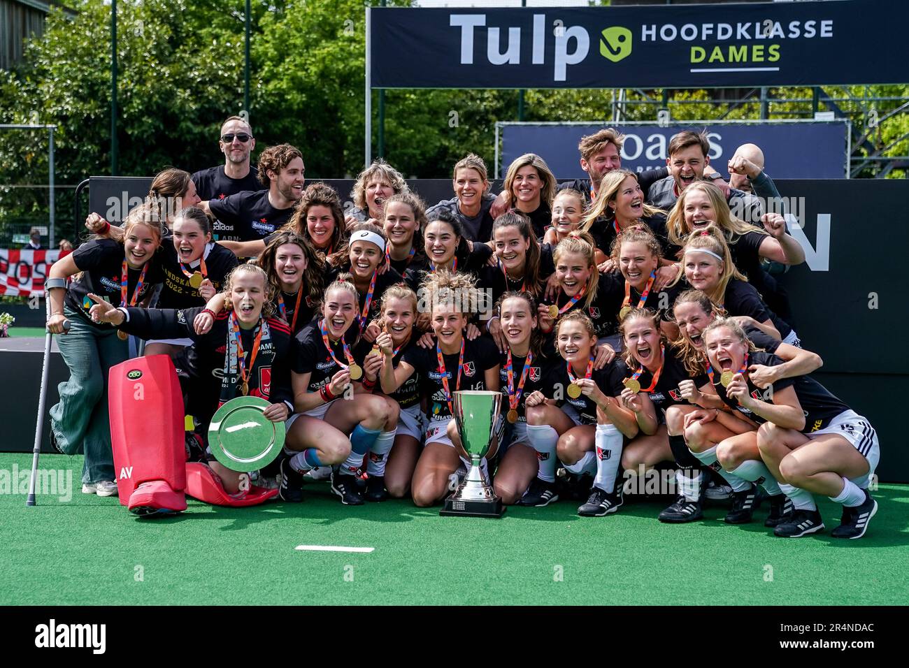 BILTHOVEN, NETHERLANDS - MAY 29: goalkeeper Anne Veenendaal of ...