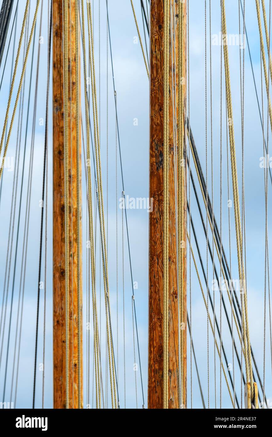 Wooden mast hi-res stock photography and images - Alamy