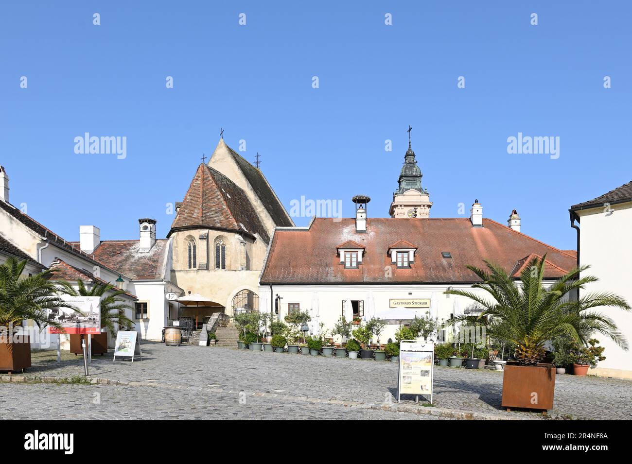 Burgenland square hi-res stock photography and images - Alamy