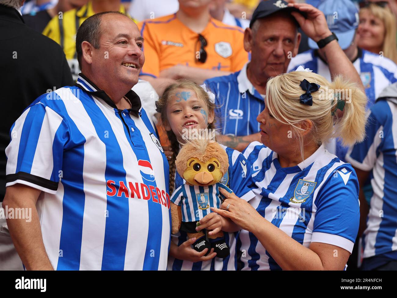 Sheffield wednesday mascot hi-res stock photography and images - Alamy