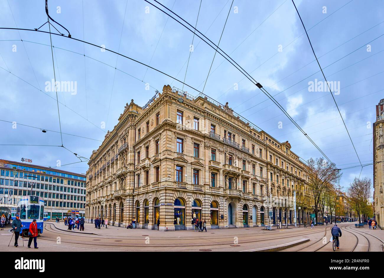 ZURICH, SWITZERLAND - APRIL 3, 2022: Panorama of Paradeplatz square and ...