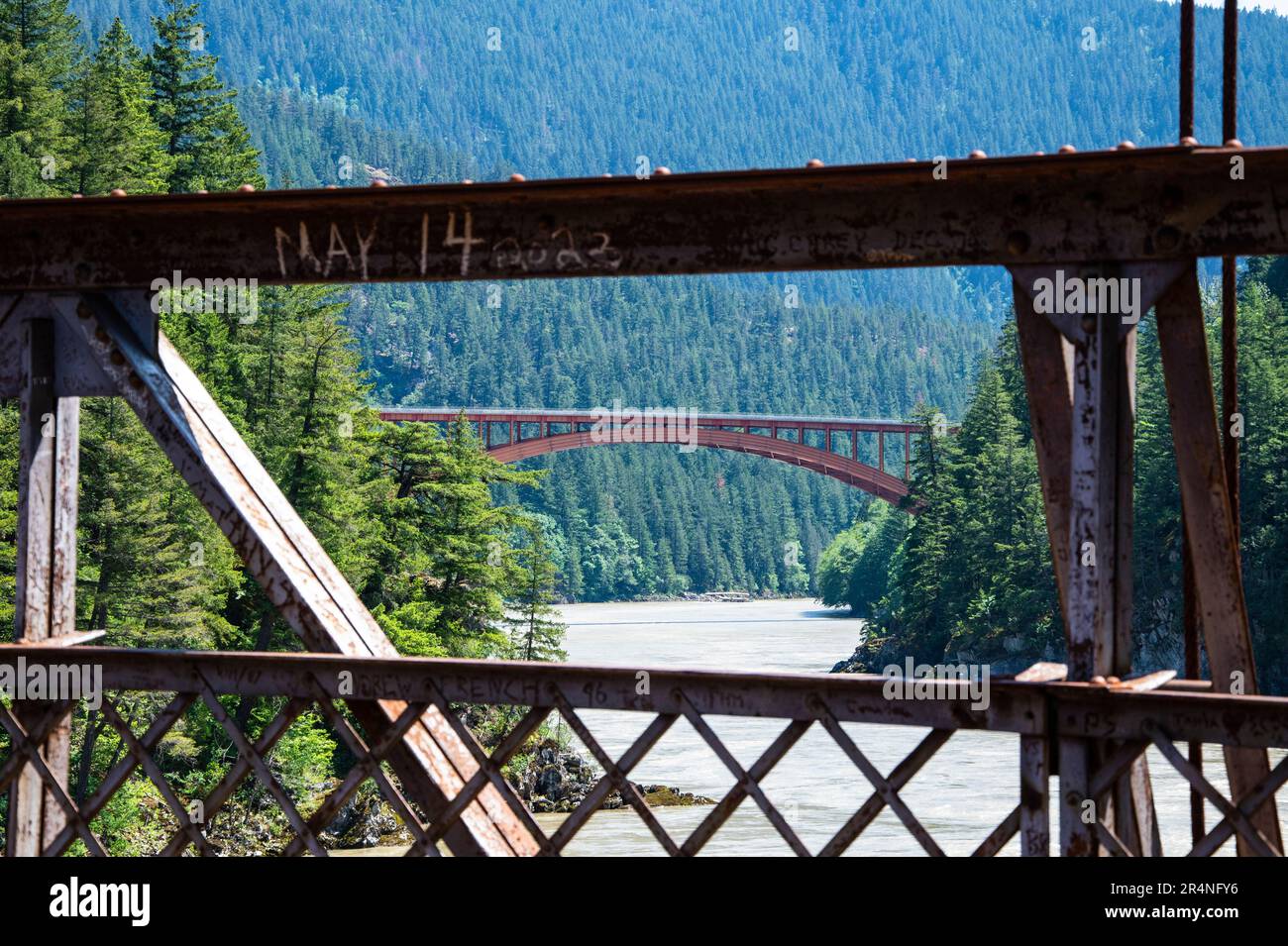 Alexandra Bridge taken from the historic Alexander Bridge in Spuzzum ...