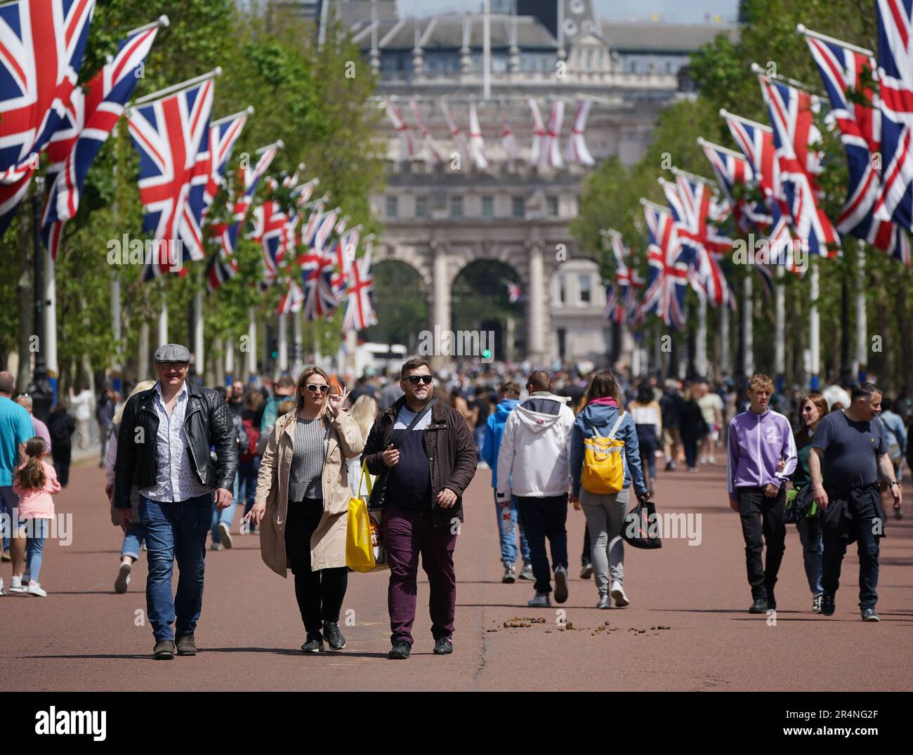 People enjoying the warm Spring Bank Holiday weather along The Mall in ...