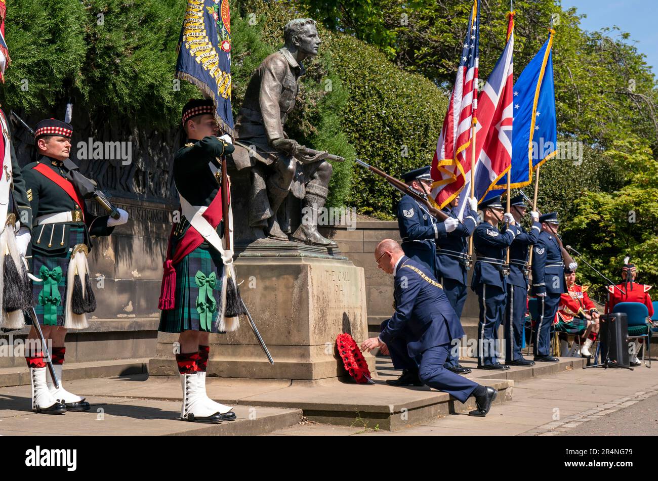 Lord Provost of Edinburgh Robert Aldridge lays a wreath during the ...