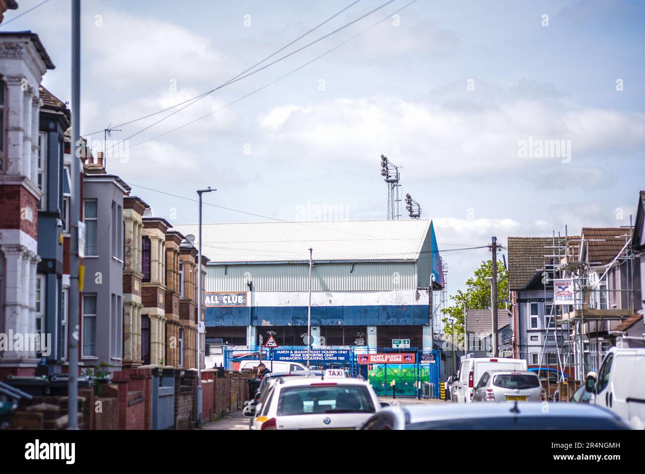 Luton, UK. 29th May, 2023. Thousands of football fans are packing the ...