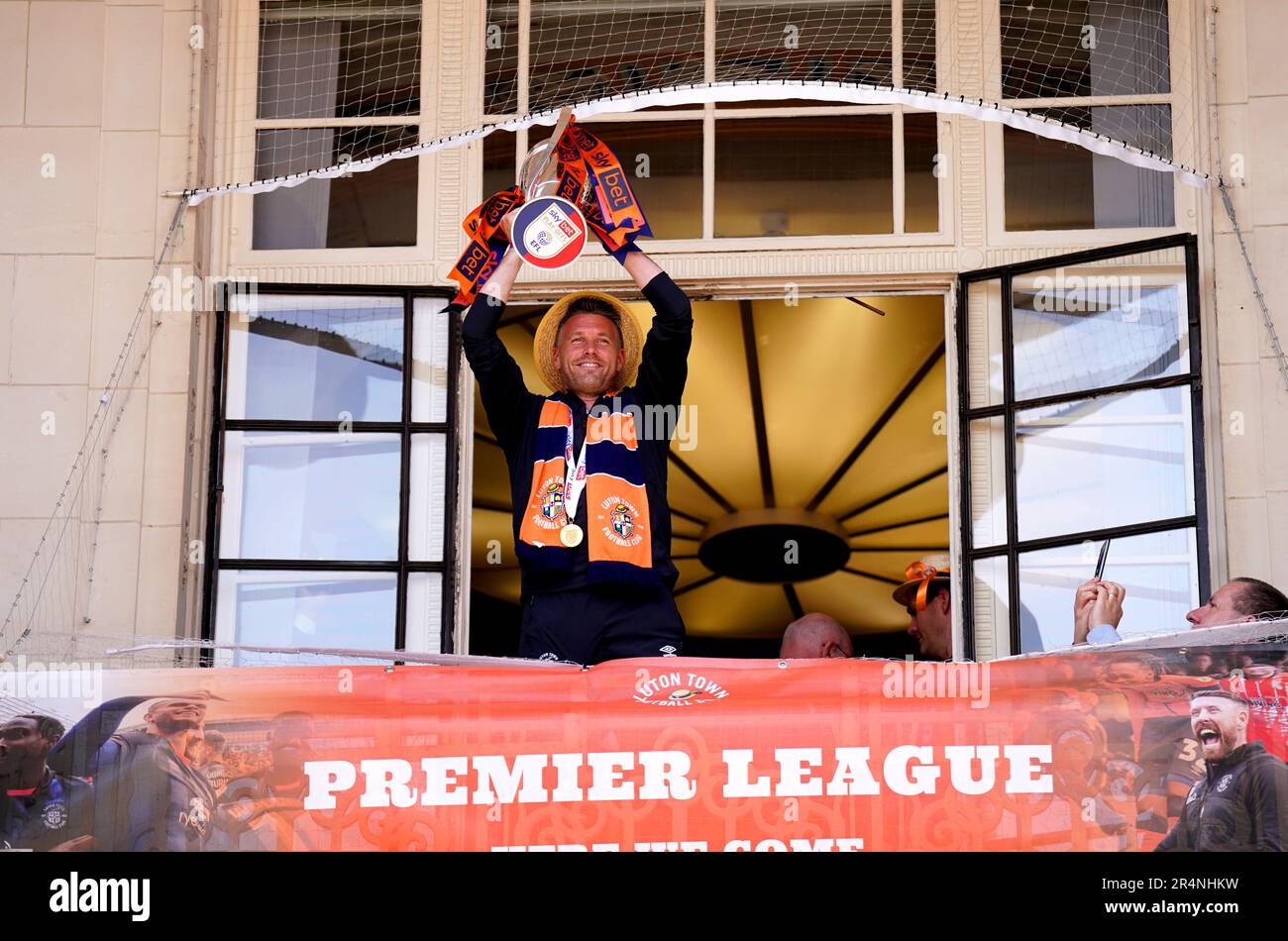 Luton town hall hi-res stock photography and images - Alamy