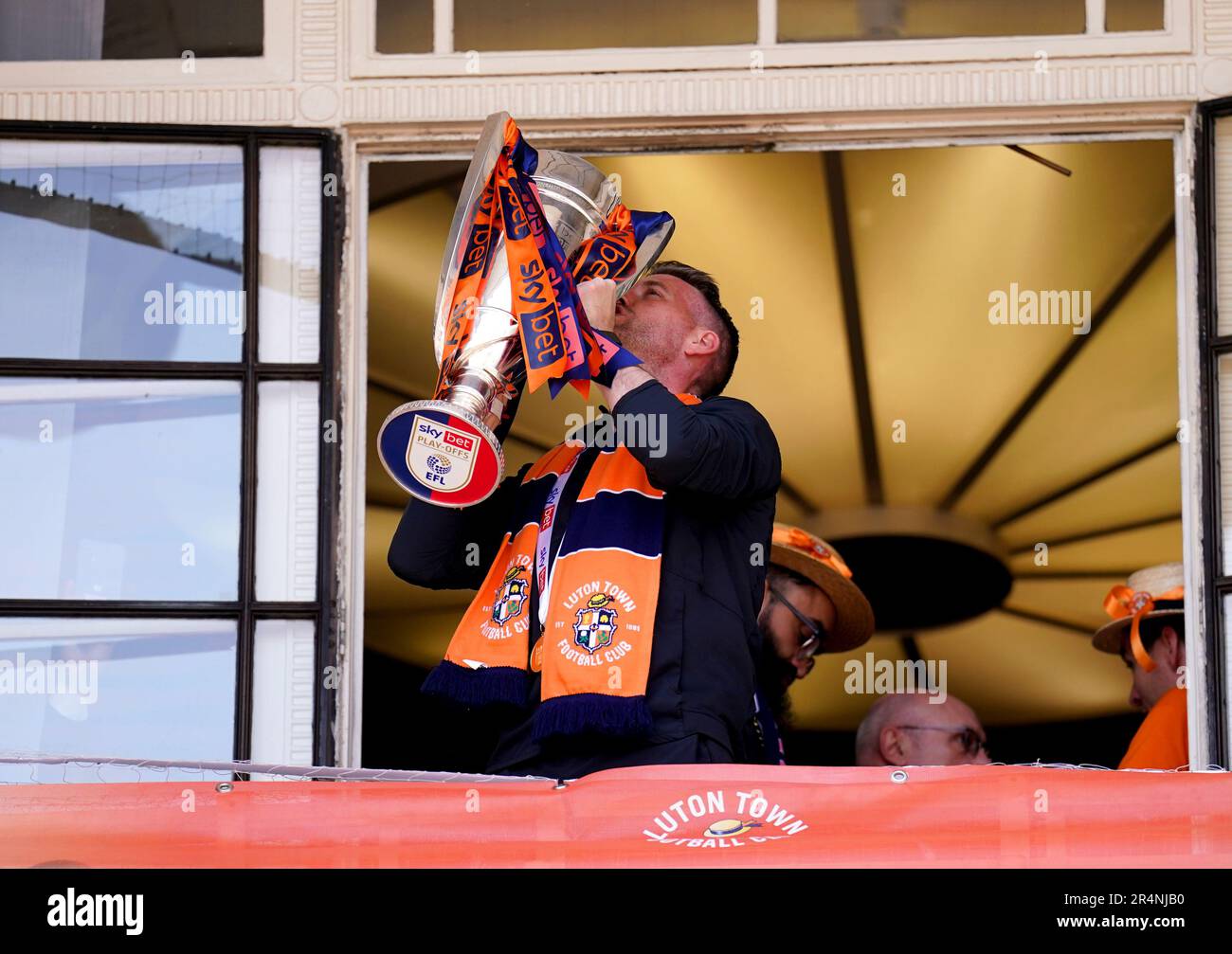 Luton town hall hi-res stock photography and images - Alamy