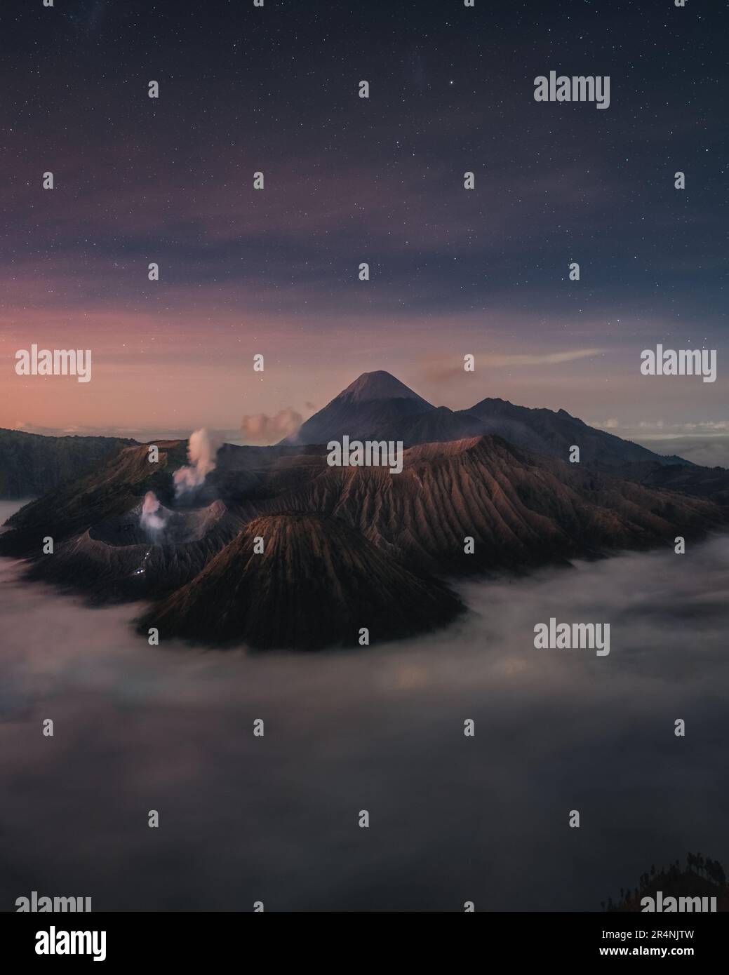 Milky way bromo hi-res stock photography and images - Alamy