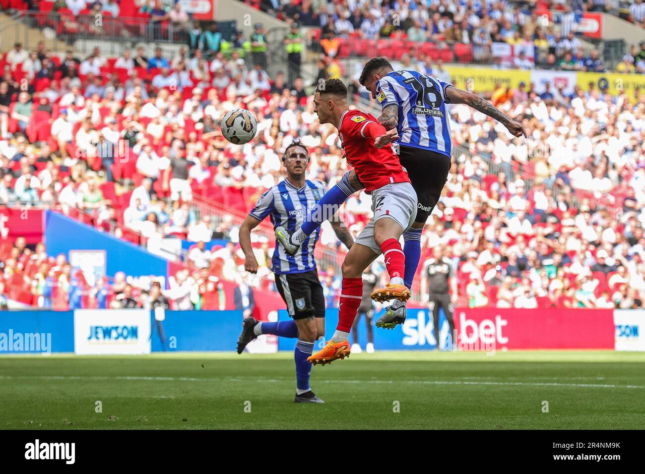 Marvin Johnson #18 of Sheffield Wednesday heads on goal during the Sky ...